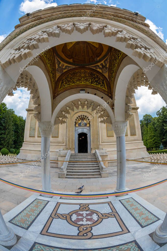 Monasterio de Curtea de Arges, Rumania, un monasterio ortodoxo construido entre 1515-1517 por ...