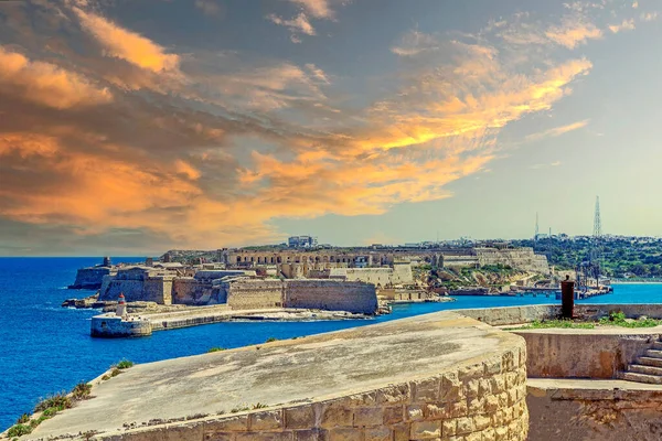 La vale ta malta fotos de stock, imágenes de La vale ta malta sin ...