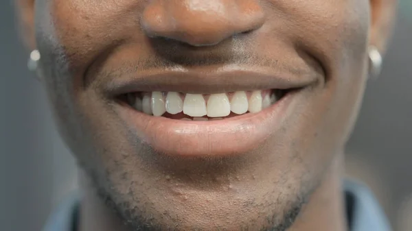 Black people smiling Stock Photos, Royalty Free Black people smiling ...