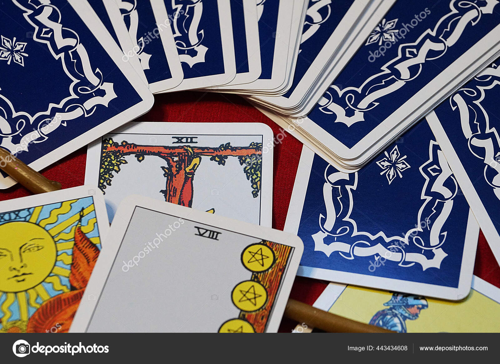 Spread Out Tarot Cards Magic Divination Close — Stock Photo © annado2 ...