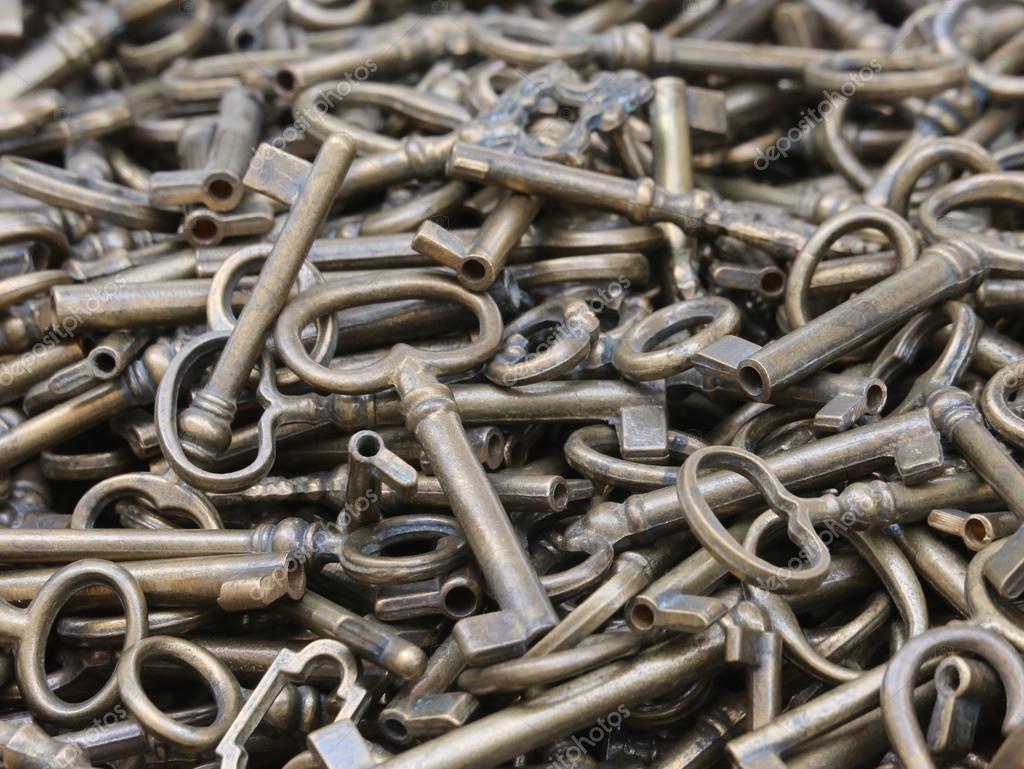 Brass and bronze keys for sale at flea market — Stock Photo ...