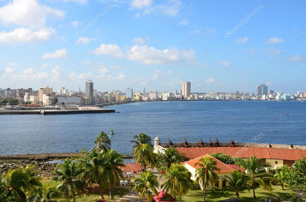 Vista desde el fuerte Castillio el Morro sobre la capital La Habana 2023