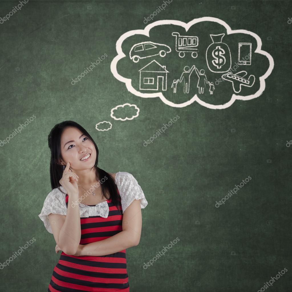 Fotos de Chica pensando en su plan y visión - Imagen de © realinemedia ...