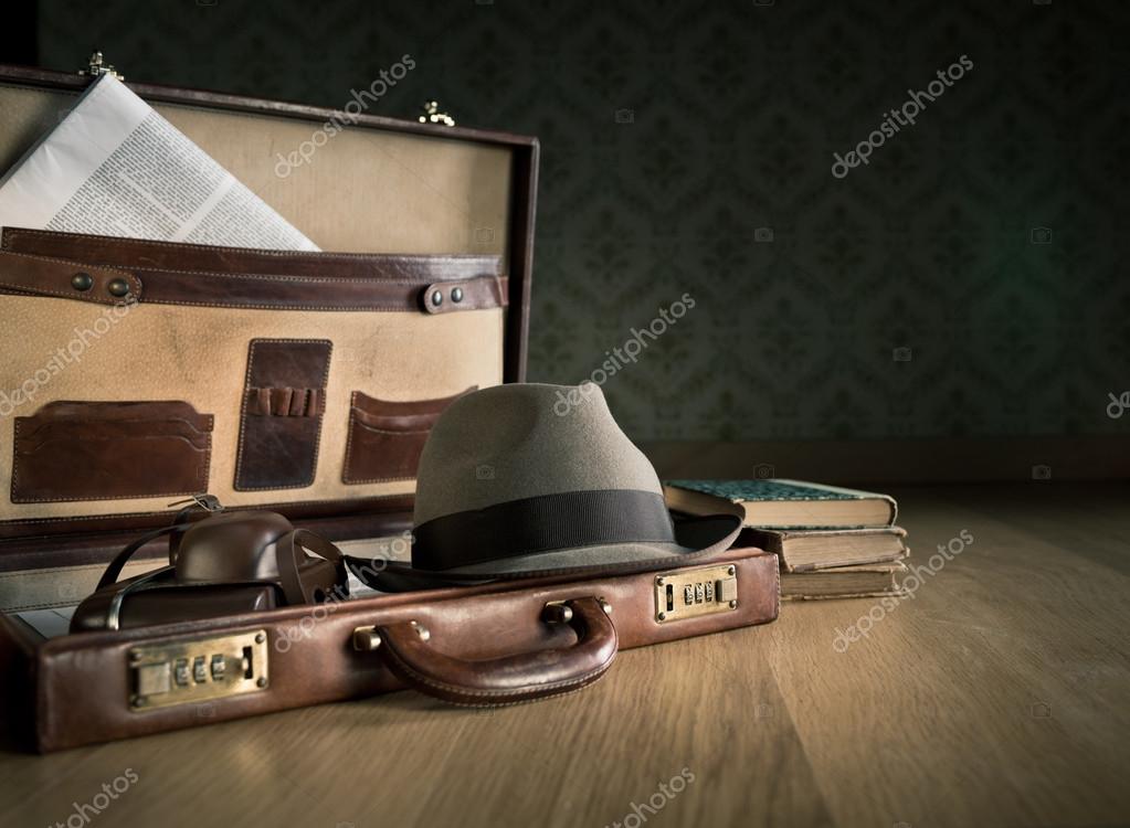 Photoreporter vintage open briefcase — Stock Photo © stokkete #55003807
