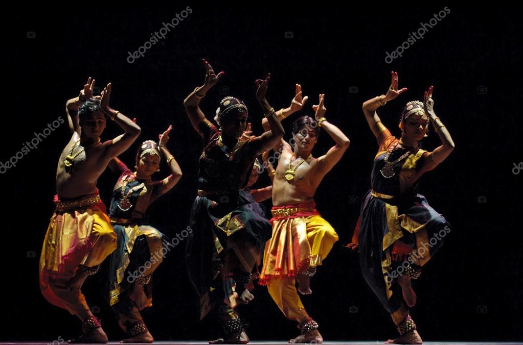 Indian Bharatanatyam dancer – Stock Editorial Photo © jackq #112529256