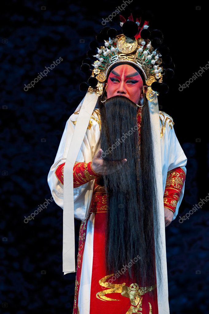 Actor de ópera tradicional chino con disfraz teatral 2023