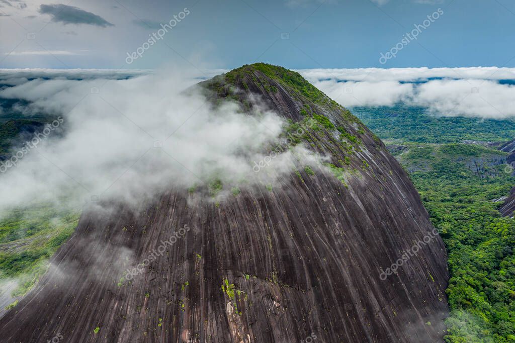Guaina, Colombia. La montaña grande y sorprendente de Mavicure. 2022