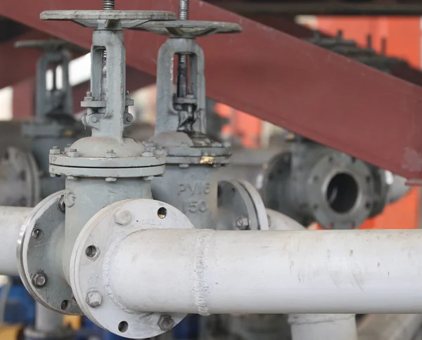 Refinery control valves Stock Photos, Royalty Free Refinery control ...