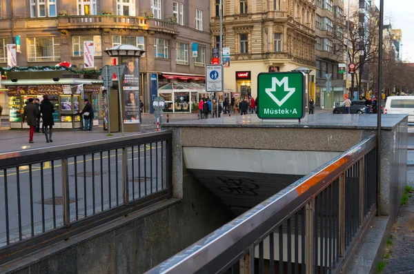 Pražské metro stock fotografie, royalty free Pražské metro obrázky ...