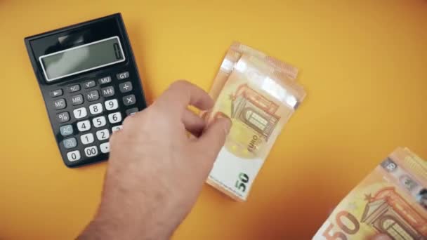 8,060 vídeos de Persona contando dinero, metraje de Persona contando ...