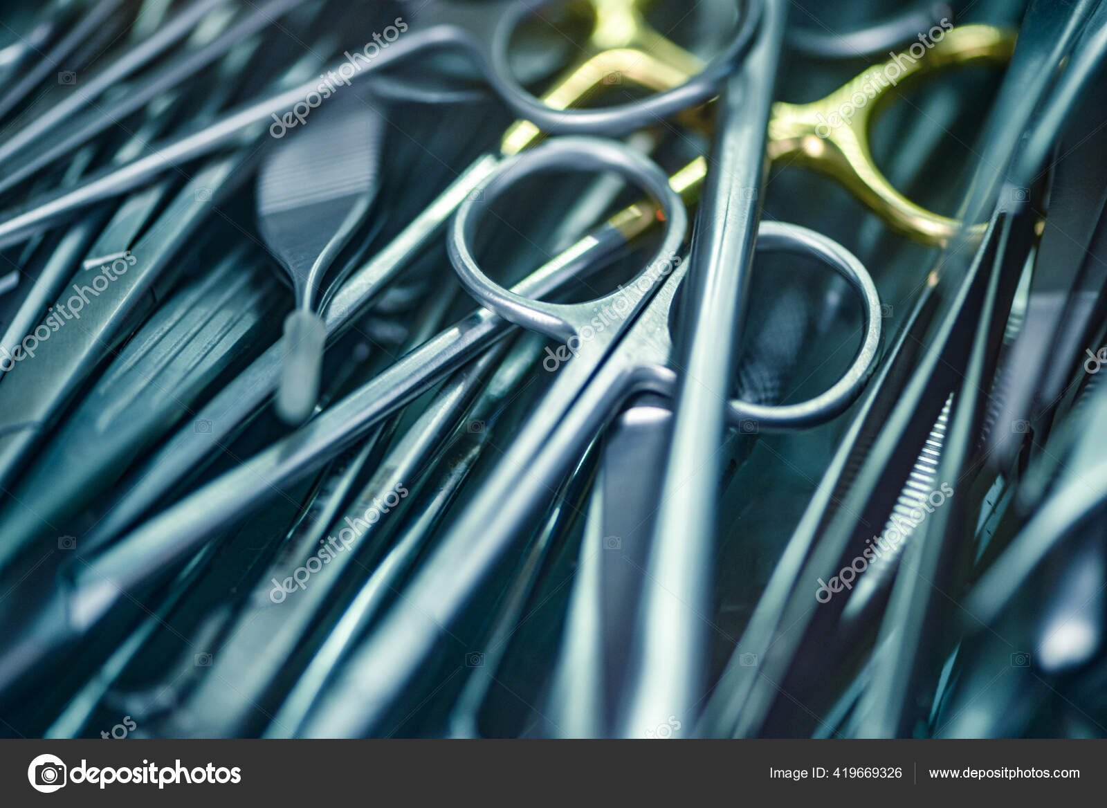 Pila Instrumentos Quirúrgicos Bisturís Tijeras Pinzas Pinzas ...