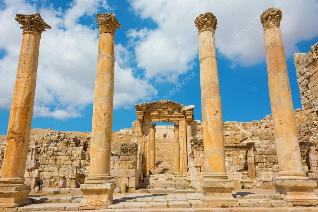 Ancient ruins at Jerash in Jordan Stock Photo by ©doethion 73132159