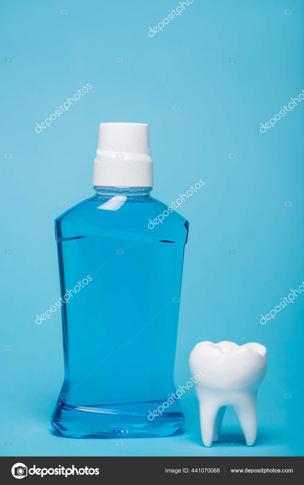 Tooth Model Bottle Mouthwash Blue Background — Stock Photo ...