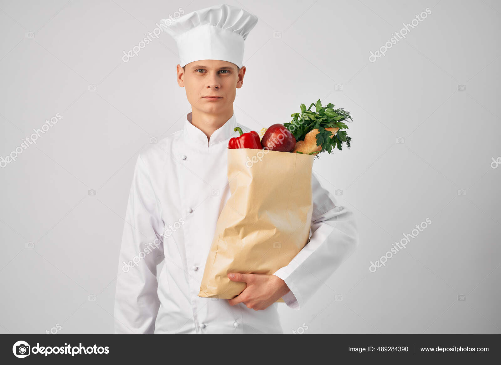 Chef with package of fresh food restaurant delivery work — Stock Photo ...