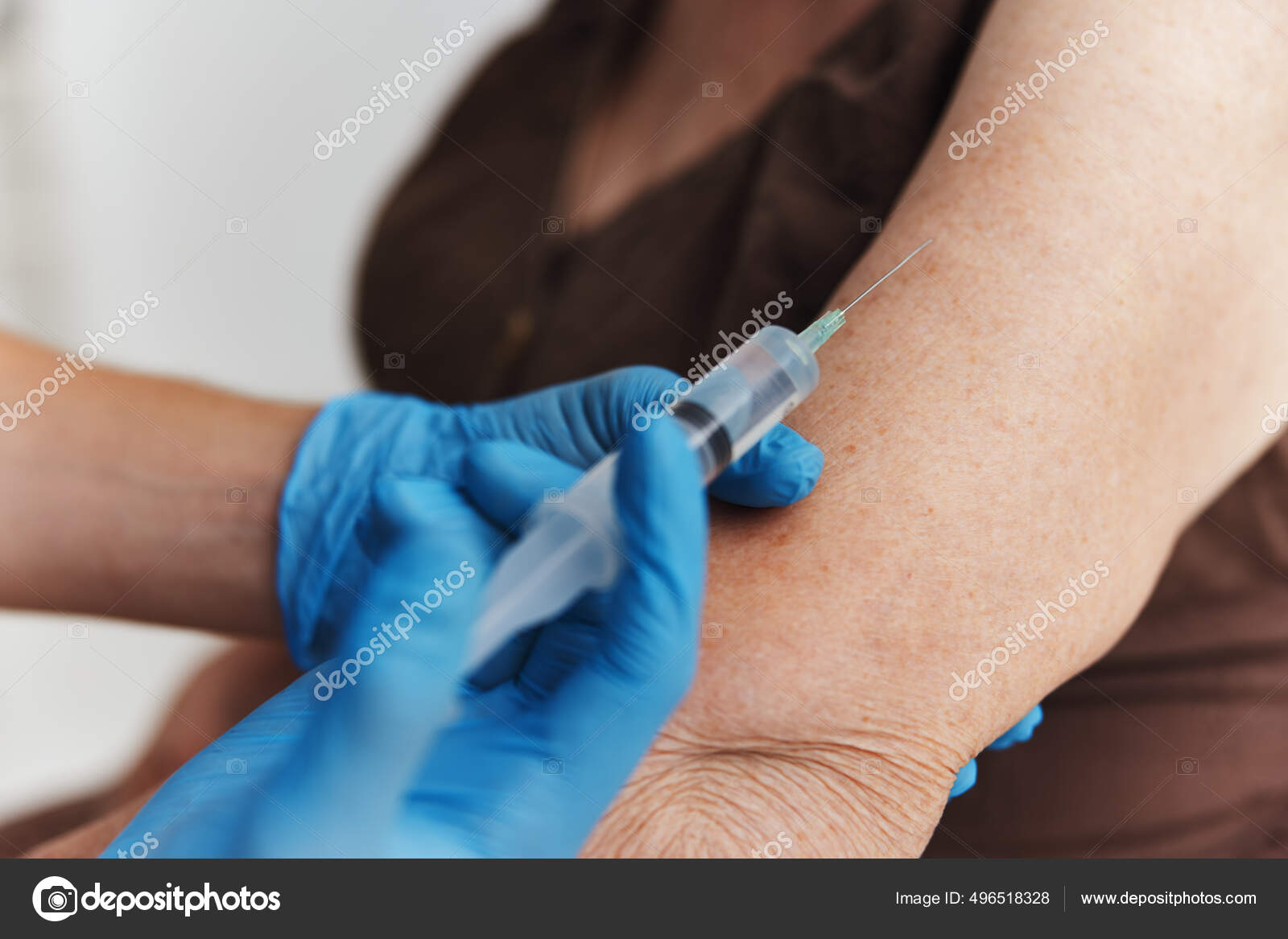 Injection in the arm Patient coronavirus immunization safety Stock ...