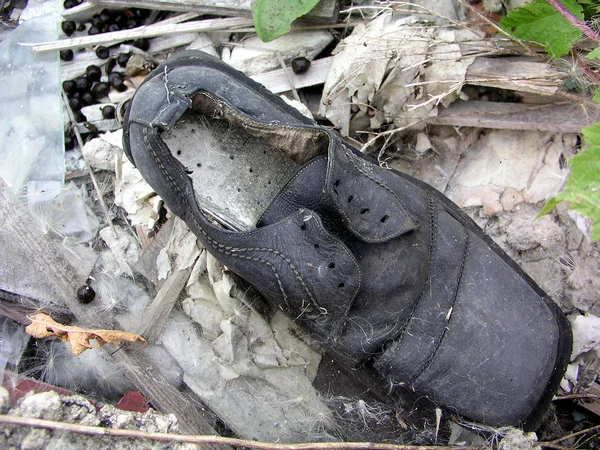 Sapato abandonado Stock Photos, Royalty Free Sapato abandonado Images ...