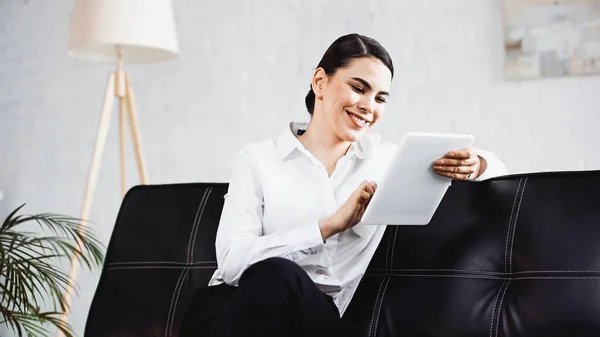 Mulher executiva feliz Stock Photos, Royalty Free Mulher executiva ...