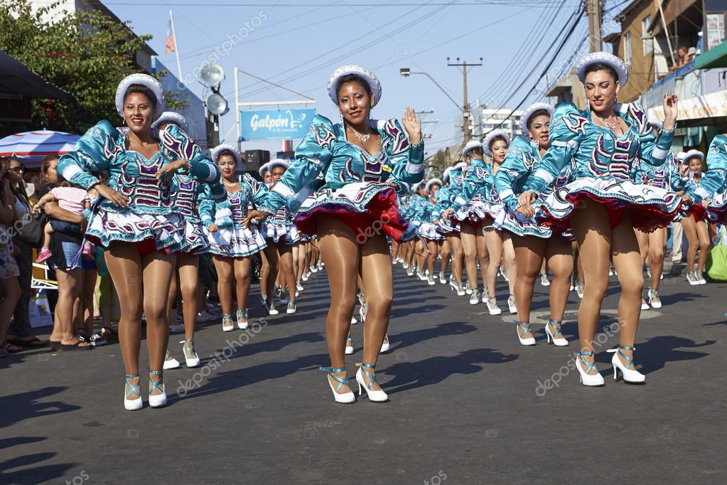 Grupo de danza de Caporales — Foto editorial de stock © richardsjeremy ...