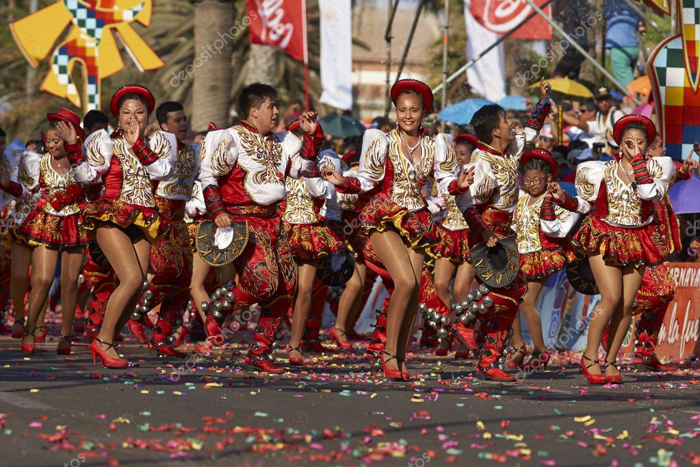 Grupo de danza de Caporales — Foto editorial de stock © richardsjeremy ...