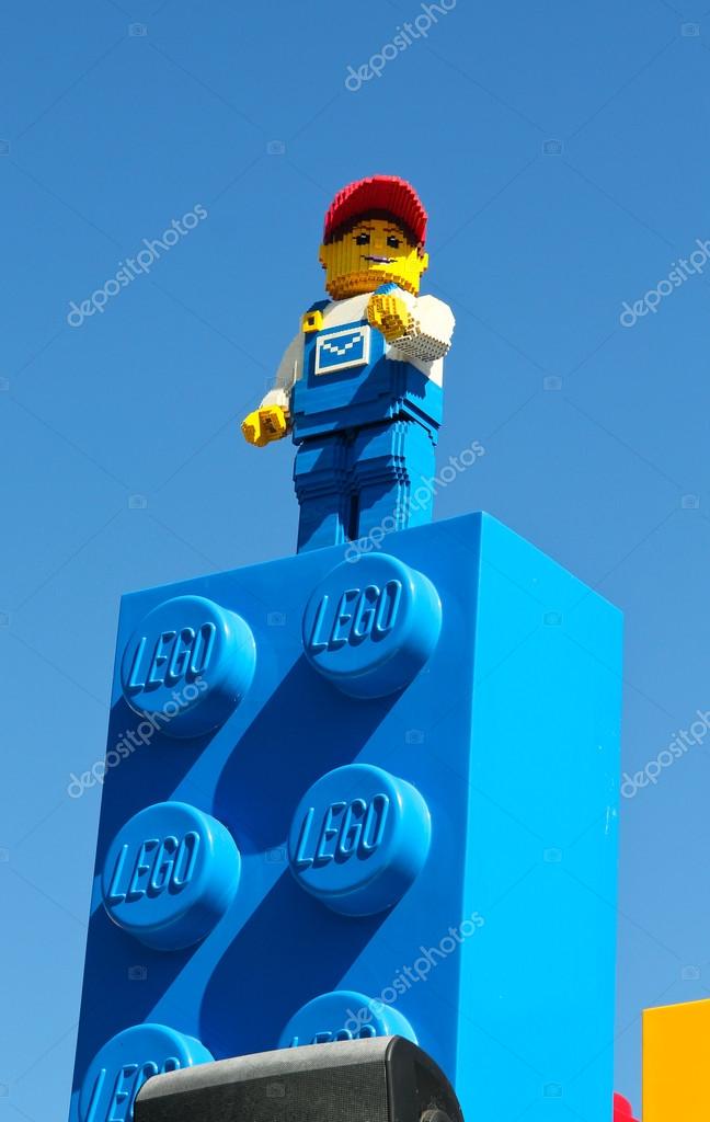 Lego men – Stock Editorial Photo © oculo #54586341