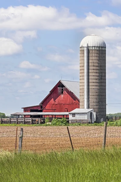 Concrete silo Stock Photos, Royalty Free Concrete silo Images ...