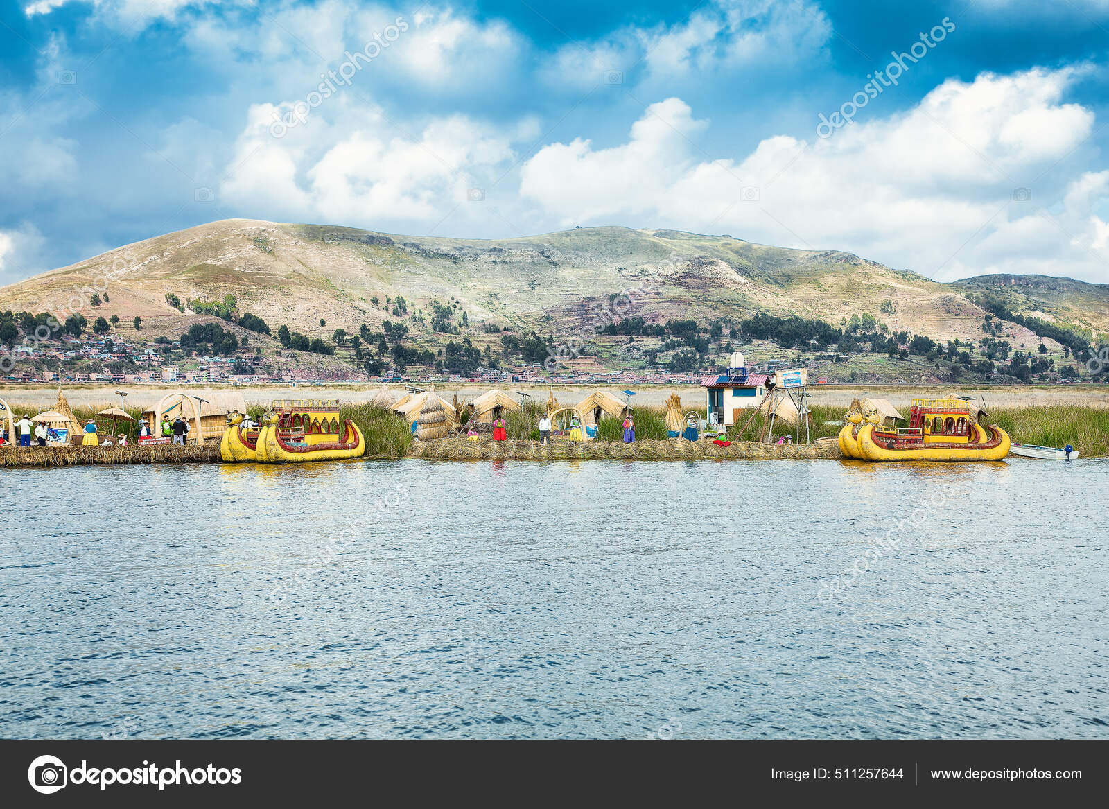 Uros Peru Jan 2019 Uros Floating Islands Titicaca Lake Puno Stock Photo ...