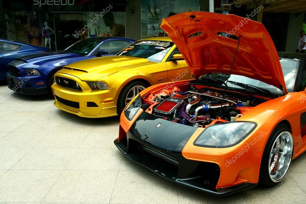 TAGUIG CITY, PHILIPPINES - JUNE 27, 2015: Car show in Bonifacio Global ...