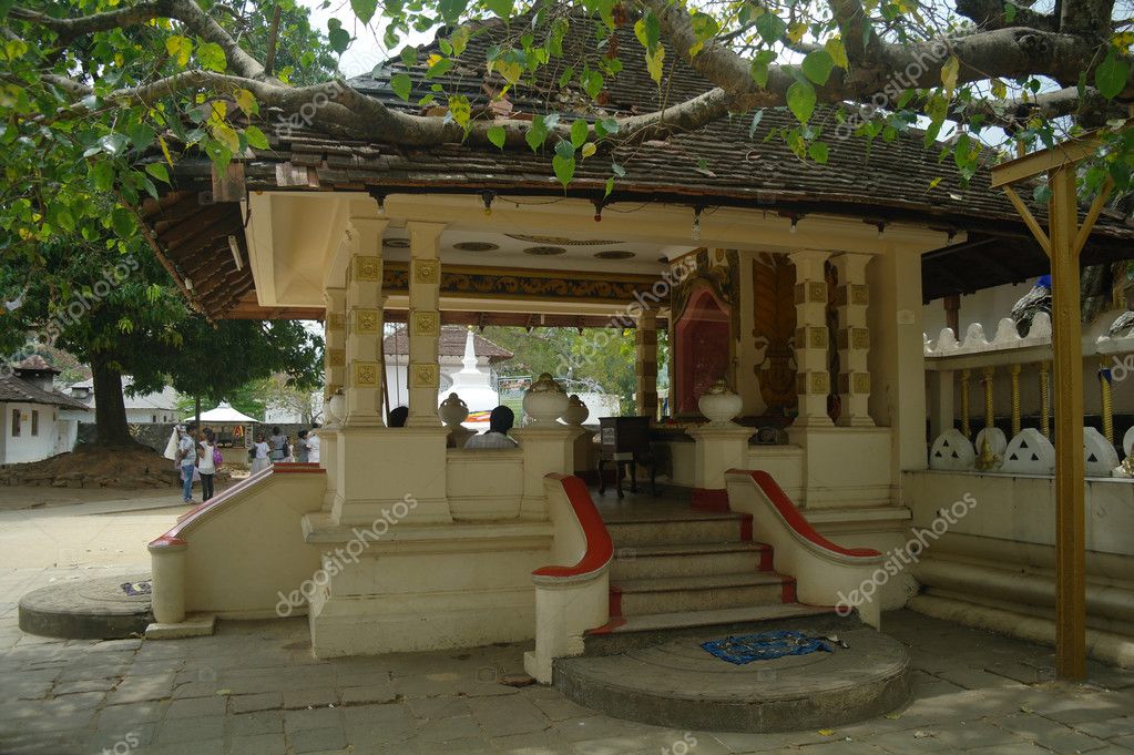 The unknown building in Kandy, Sri Lanka — Stock Editorial Photo © e ...