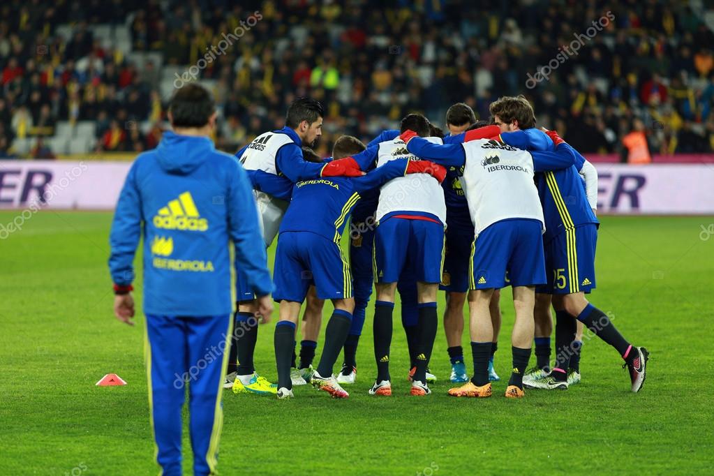Warm-up before a soccer match – Stock Editorial Photo © salajean #104585622