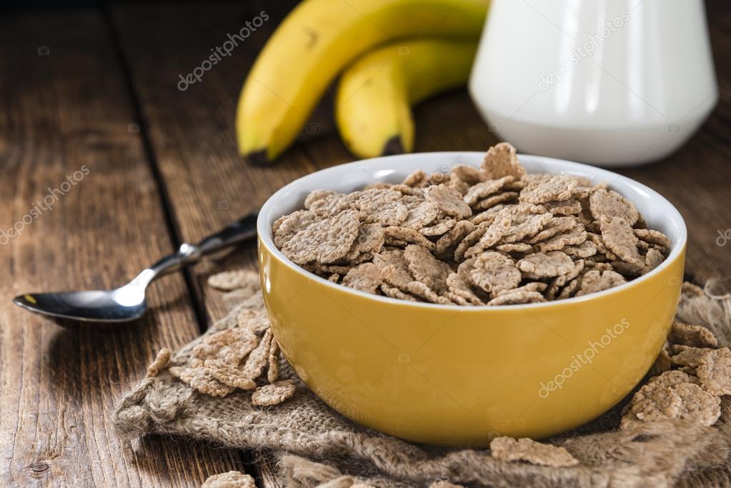 Wholemeal Cornflakes in bowl Stock Photo by ©HandmadePicture 81788060