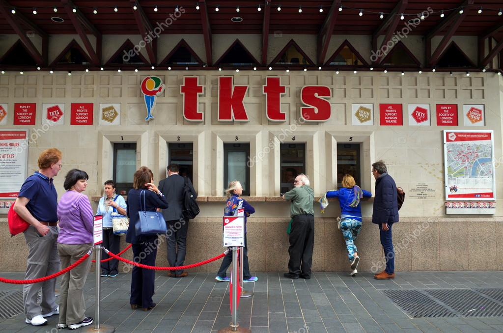 Queue for Theater Tickets – Stock Editorial Photo © thinglass #70790513
