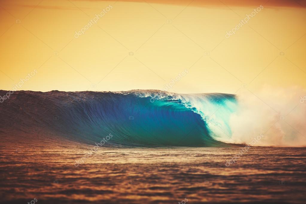 Amazing Ocean Wave — Stock Photo © EpicStockMedia #73342173
