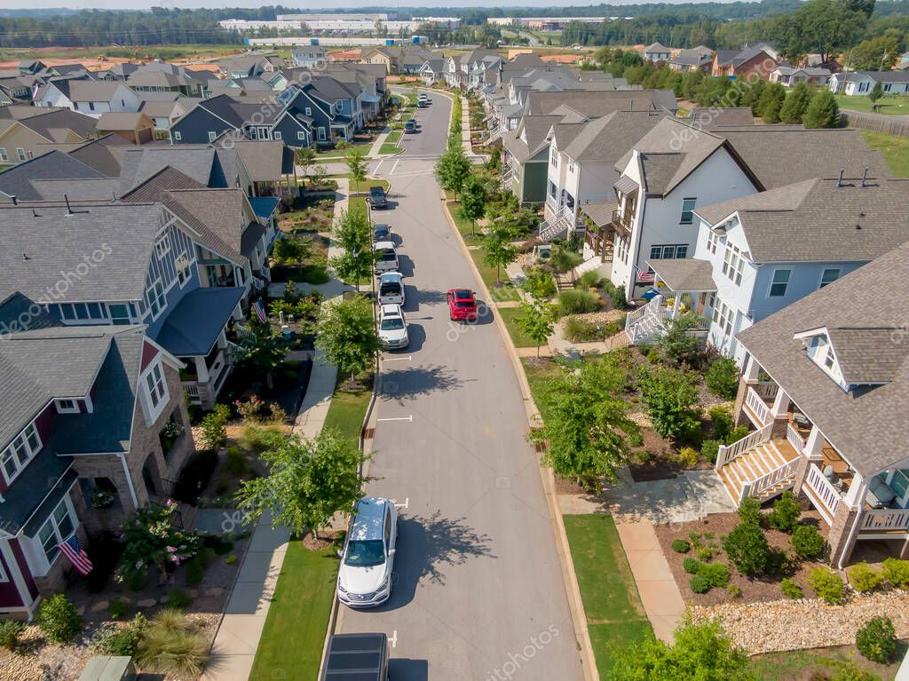 Vista general de un vecindario local desde un avión no tripulado ...