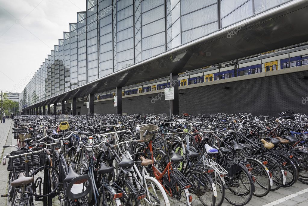 Bicycle storage at rotterdam station Stock Photo by ©compuinfoto 110203864