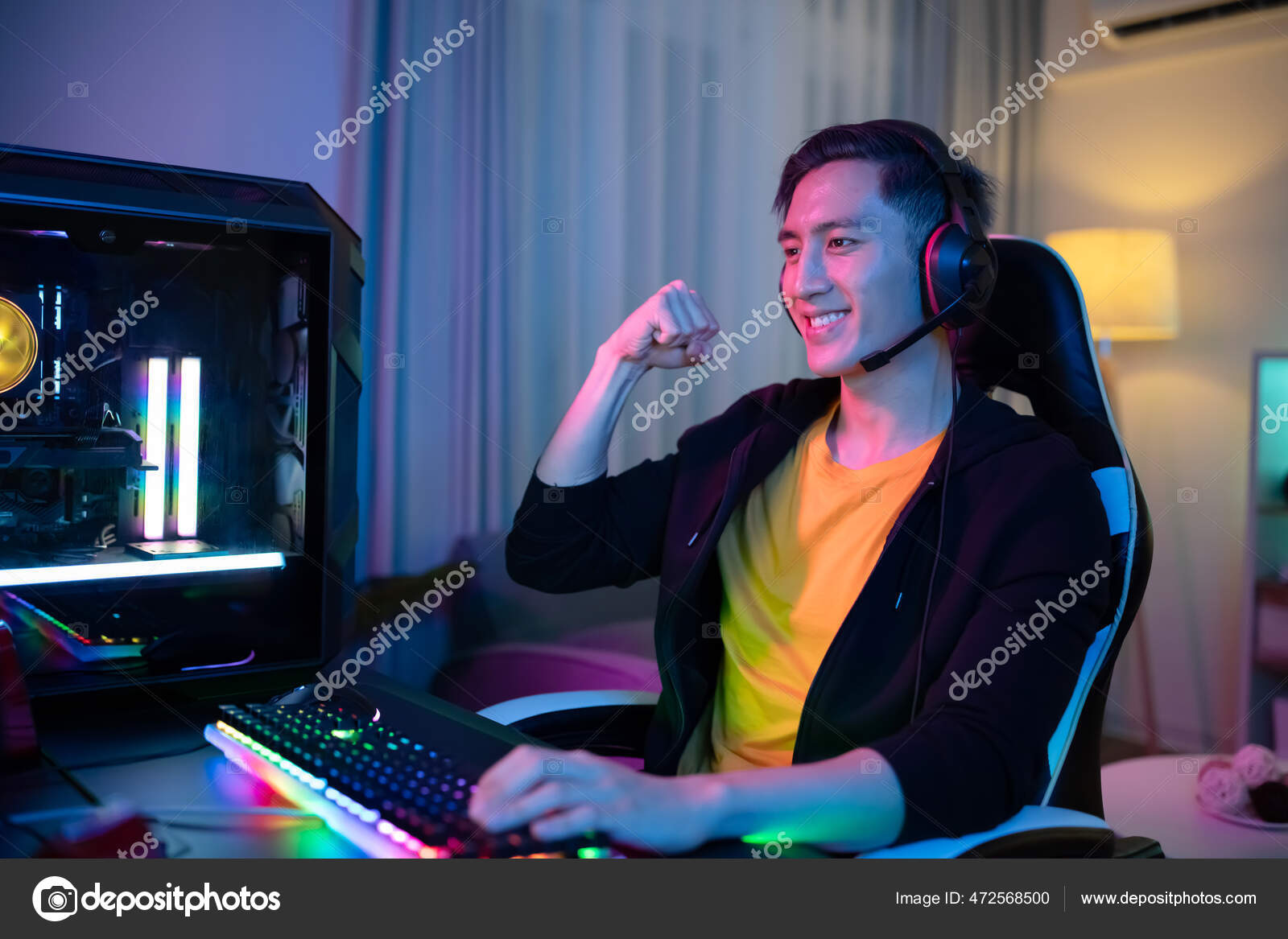 Primer Plano Joven Asiático Guapo Pro Gamer Siente Emocionado ...