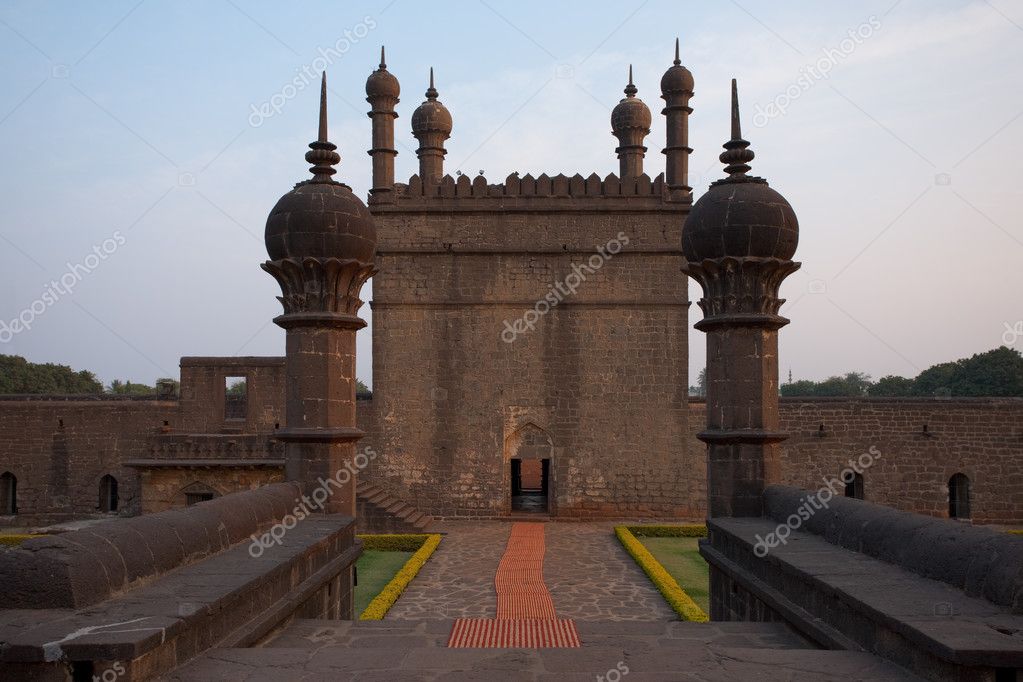 Ibrahim Rauza Inner Courtyard Morning Light — Stock Photo © pius99 ...