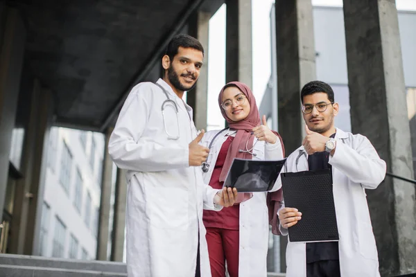 Arab doctors Stock Photos, Royalty Free Arab doctors Images | Depositphotos