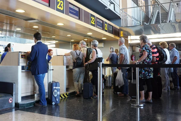 Airline Check in Counter – Stock Editorial Photo © ventanamedia #107135732