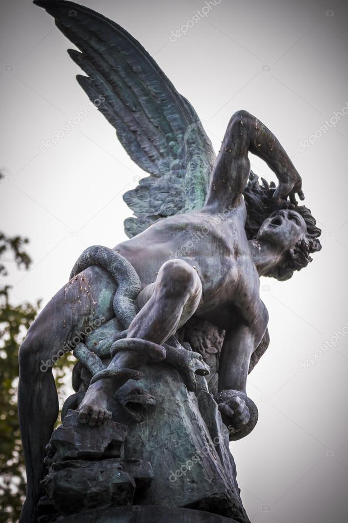 Fallen angel sculpture Stock Photo by ©outsiderzone 95096196