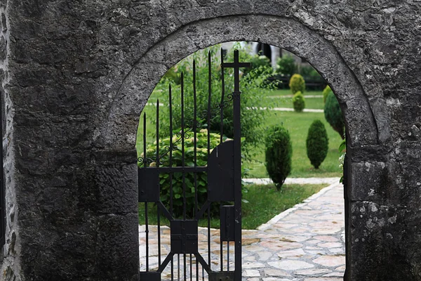 Narrow gate Stock Photos, Royalty Free Narrow gate Images | Depositphotos