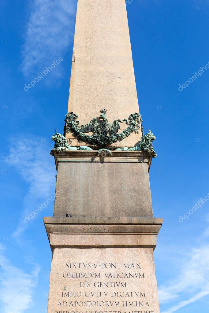 Vaticano, Roma, Italia - 9 de octubre de 2020: El obelisco vaticano ...