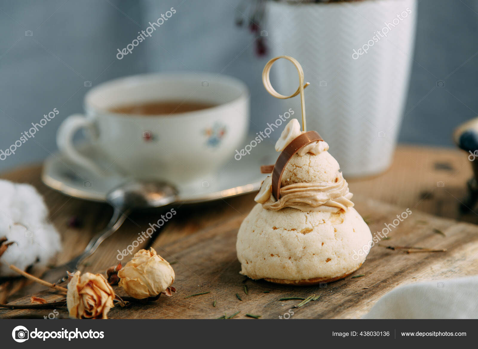 Custard cake with chocolate and berry filling. Round cake with mousse ...