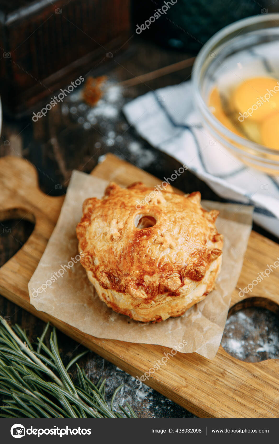 Pies Cut Half Close Pie Chicken Mushrooms Puff Pastry Stock Photo by ...