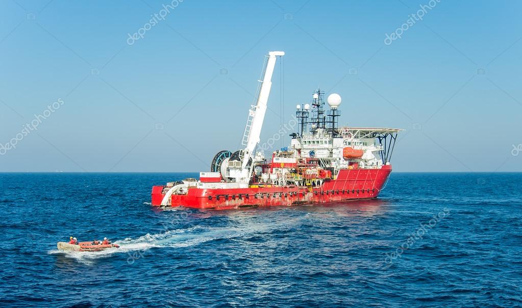 Dynamically positioned diving support vessel — Stock Photo © look_67 ...