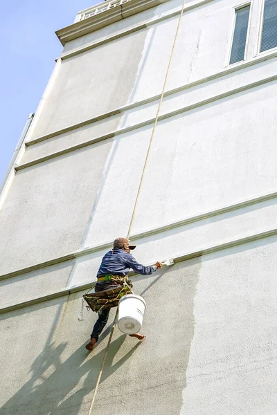 Parapet spray images libres de droit, photos de Parapet spray ...