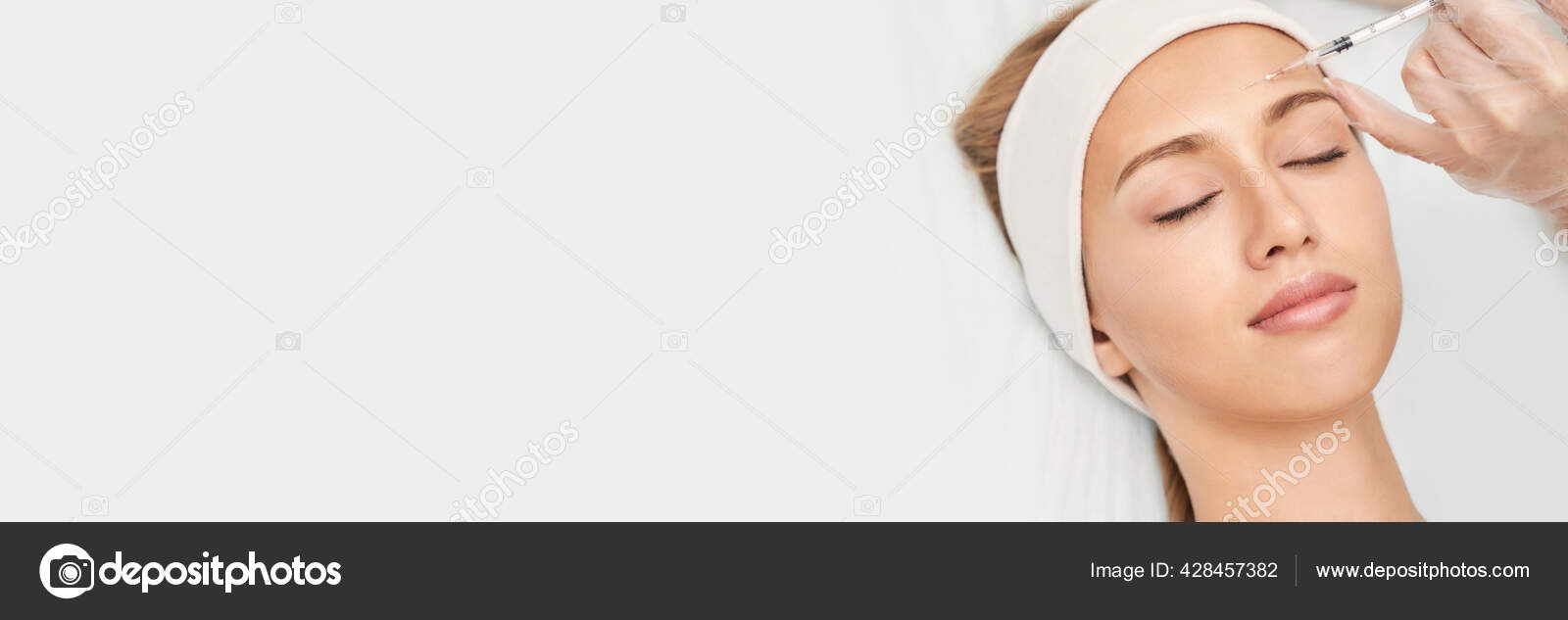 Forehead injection at spa salon. Doctor hands. Pretty female patient ...