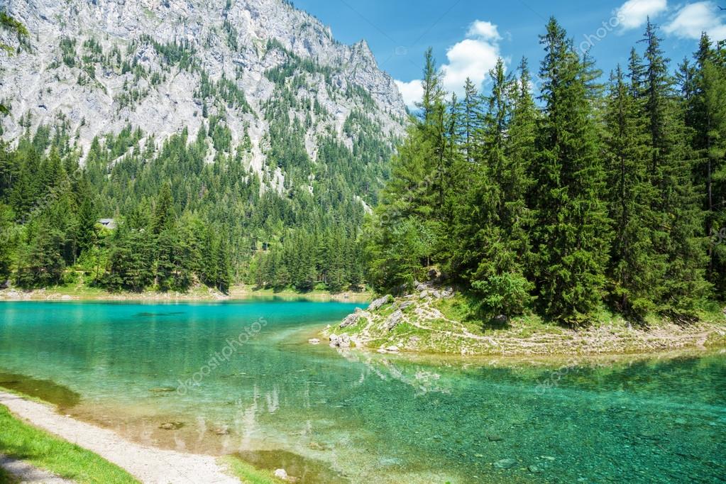 Gruner see with crystal clear water in Austria — Stock Photo ...