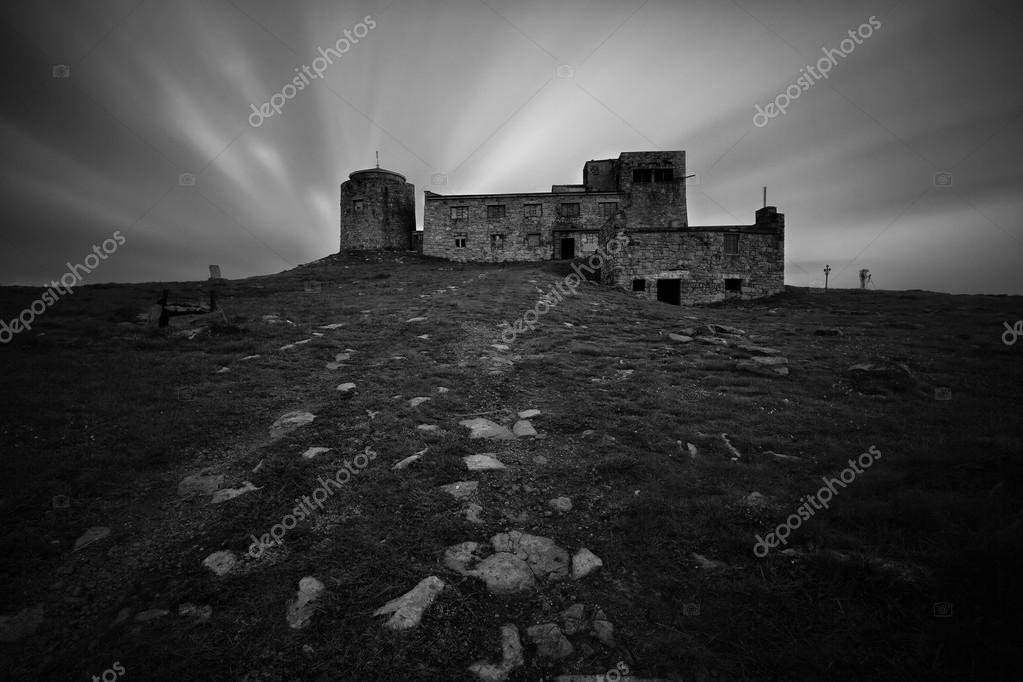 Old dark castle ruins Stock Photo by ©khoroshkov 81385380