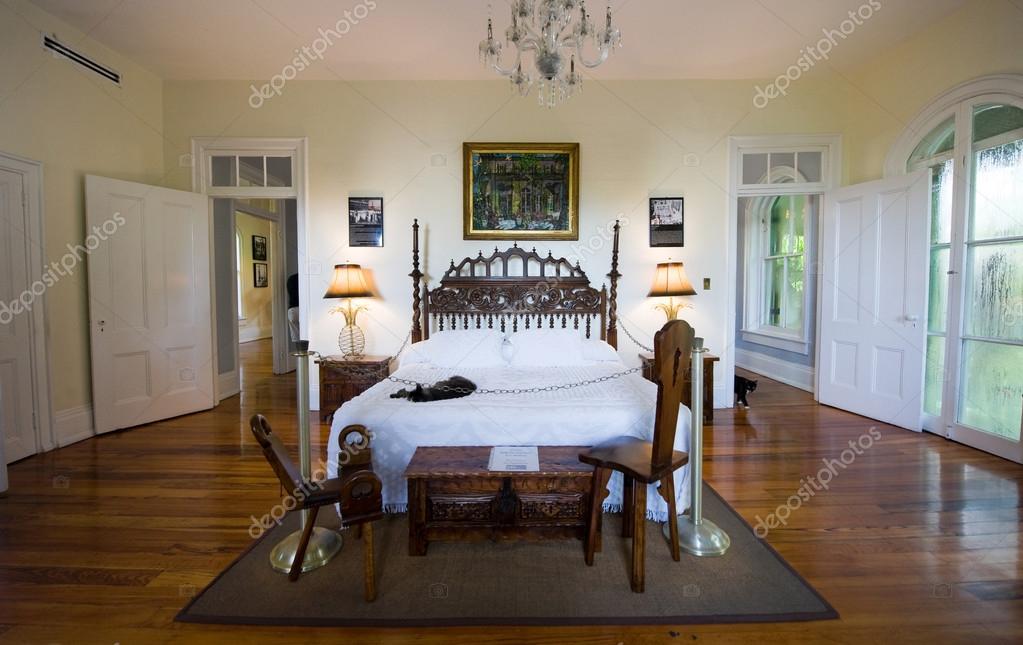 Ernest Hemingway house – Stock Editorial Photo © Buurserstraat38 #117974062