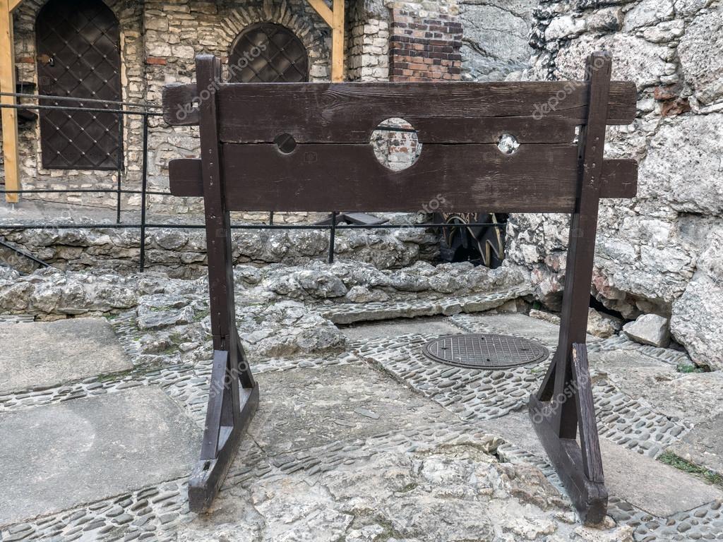 Scaffold Pillory